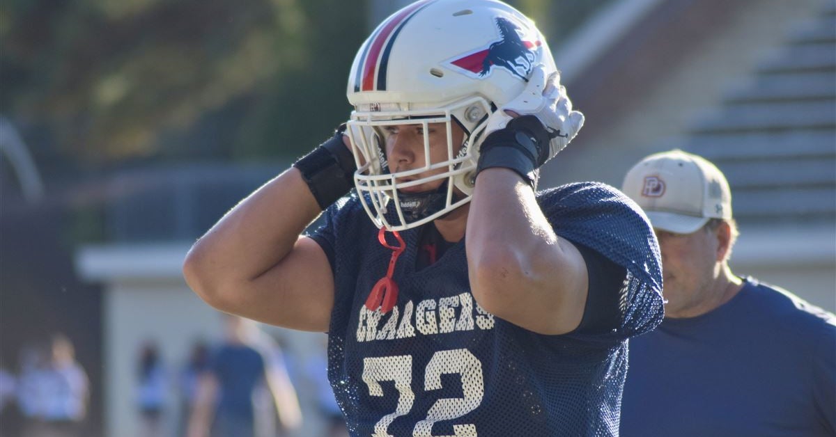 Alabama offer a family celebration for No. 3 OL Leo Delaney