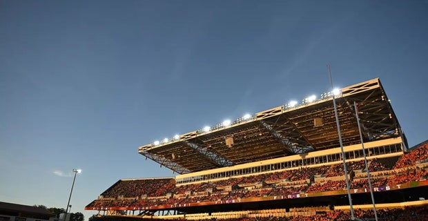 Florida DL Reece Beck ready for Oregon State official