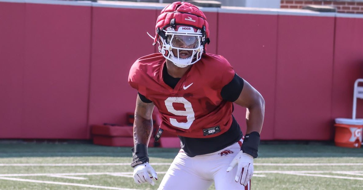 Arkansas defensive end Charlie Collins to enter transfer portal