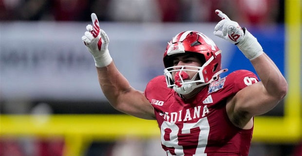 Way-too-early Chicago Bears 2027 NFL Mock Draft