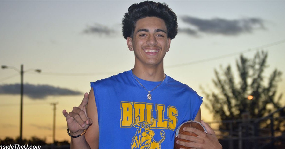 QB Velez Led Northwestern to Title, Now Wants a Chance at Miami