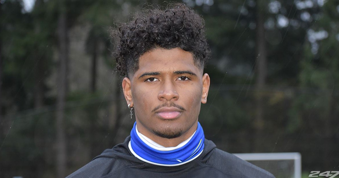 An early look at the recruitment of 2023 DE Jayden Wayne