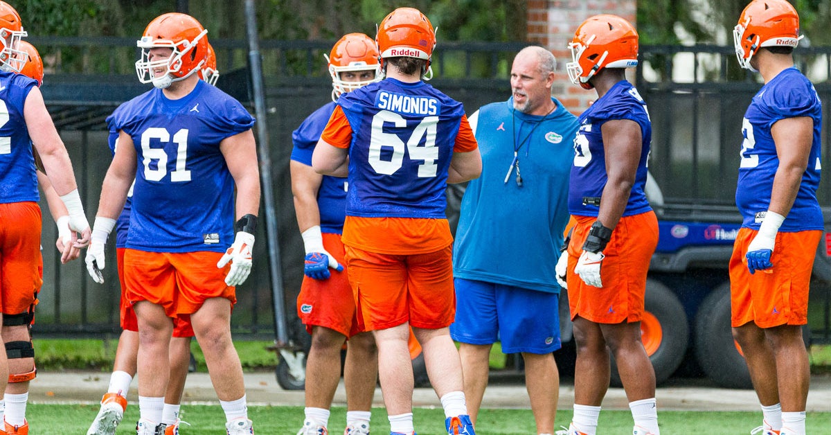 Florida OL Riley Simonds to retire from football, join coaching staff