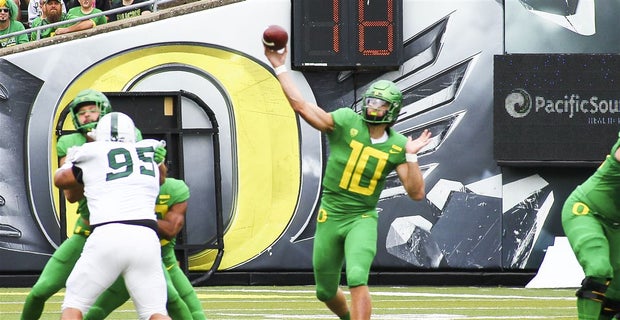 Oregon's first-team offense showing its explosive ability