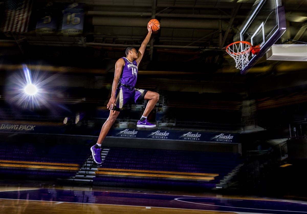 UW Makes Hoops AP Top-25 for the Seventh Time in School History