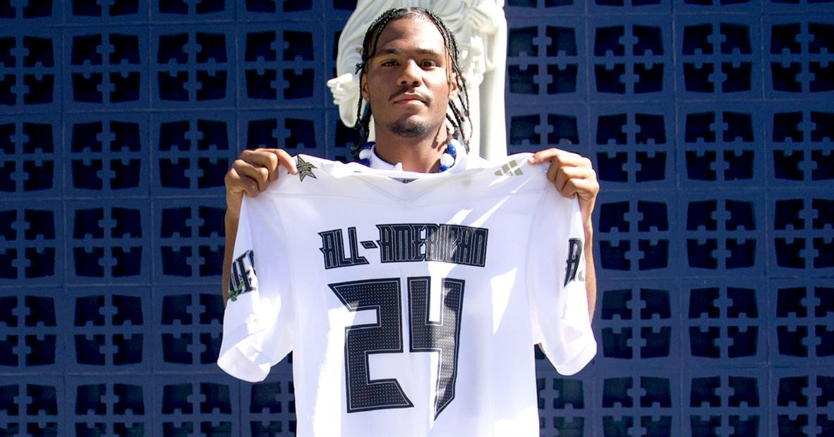 USC commit Marcelles Williams was presented his All-American Bowl ...