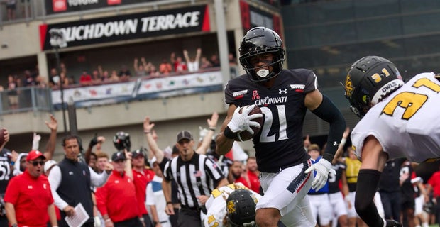 Cincinnati Dominates Kennesaw State 63-10