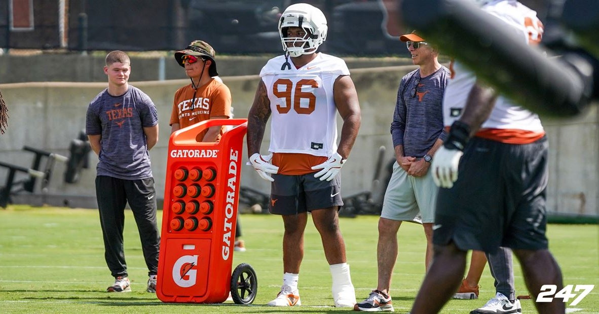 Texas DL Lavon Johnson intends to enter the transfer portal