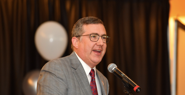 Pac-12 media rights deal: WSU President Kirk Schulz offers reason for delay