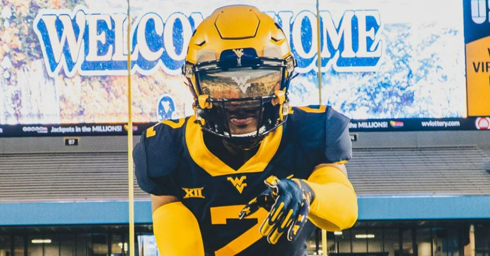 Scholarship WR is first 'new name' to enter the NCAA Transfer Portal ...