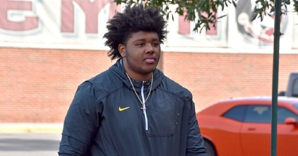 2023 juco defensive lineman Eric Taylor signs with Mississippi State