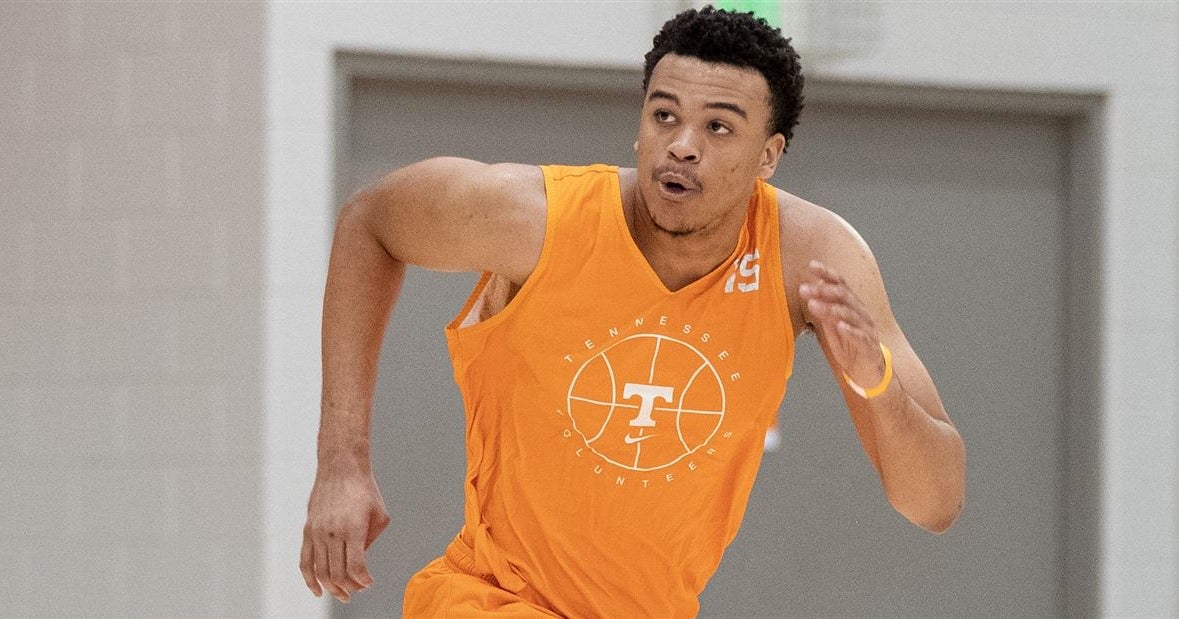 Hoops: Freshman forward Corey Walker sidelined with injury