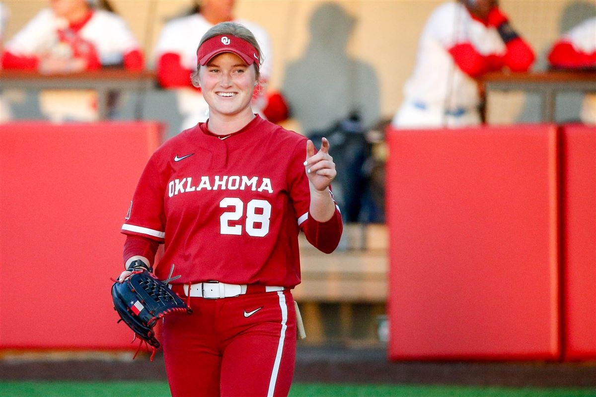 Kelly Maxwell throws a gem as OU softball takes down Texas in Game 1