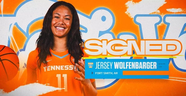 Jersey Wolfenbarger officially inks Lady Vols paperwork