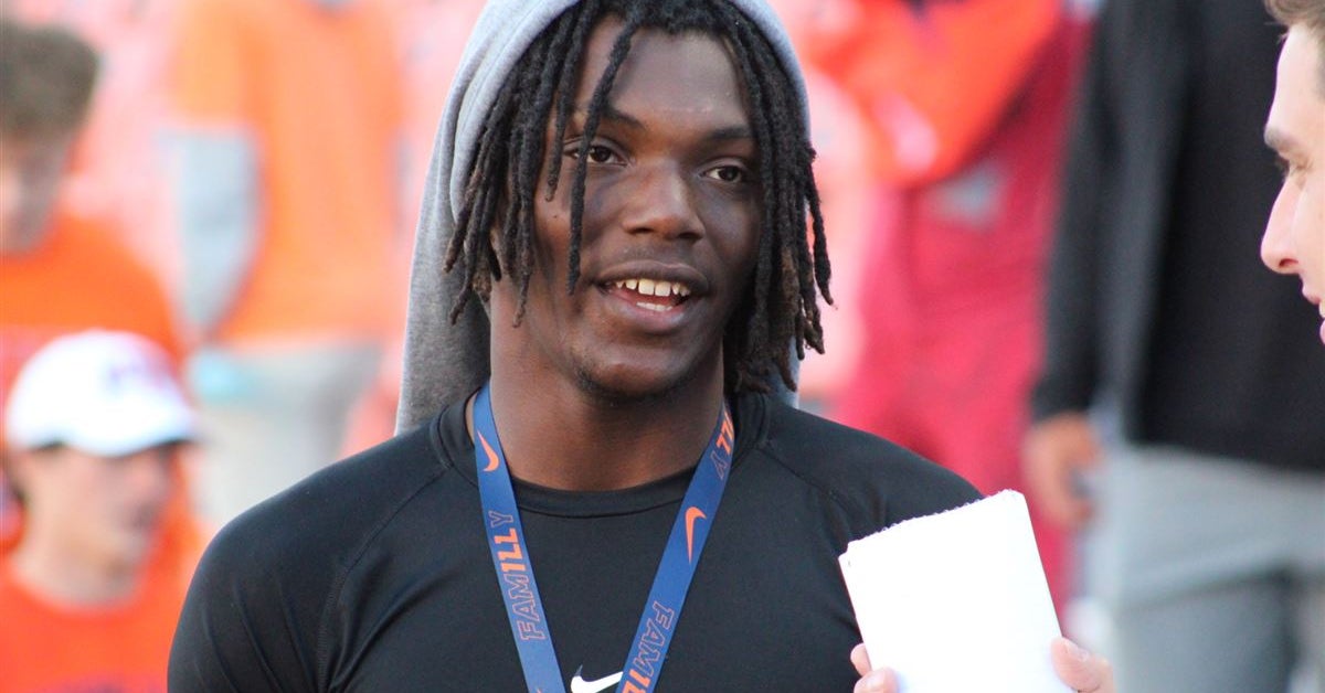 Illini pushing for three-star 2026 Edwardsville WR Devyon Hill-Lomax ...