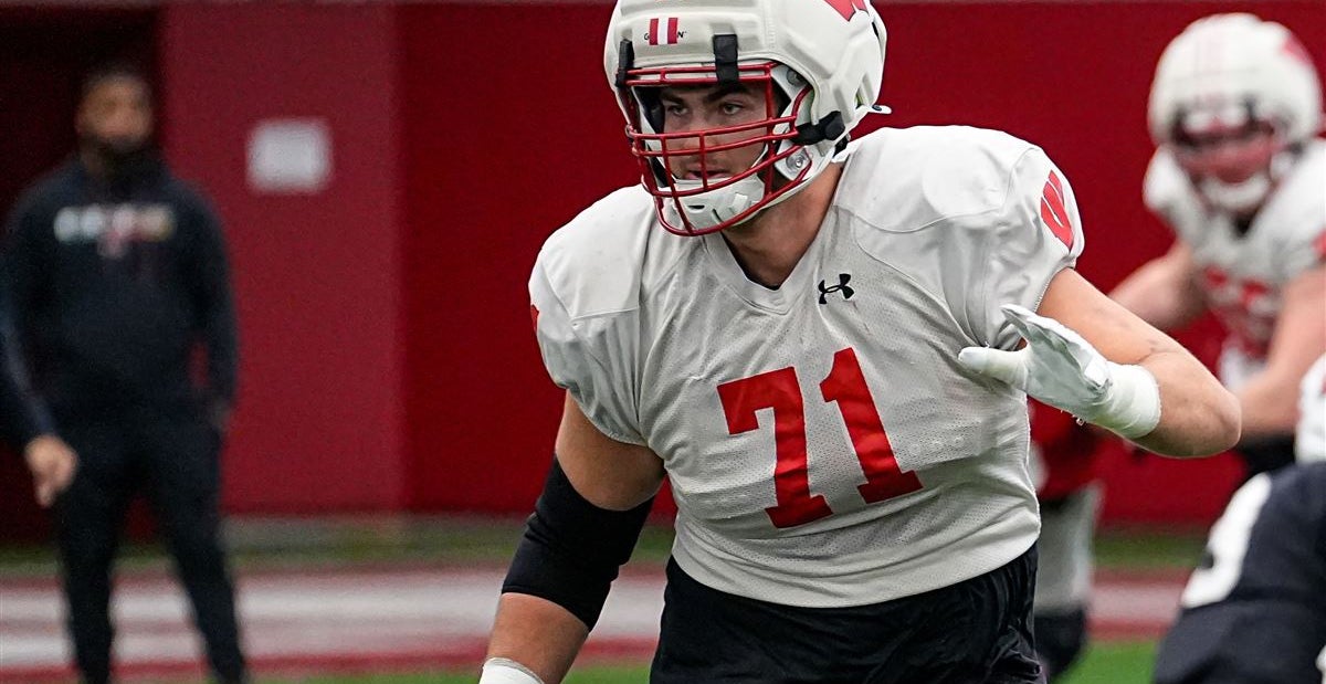 Key Wisconsin Badgers: No. 6 - Redshirt senior right tackle Riley Mahlman