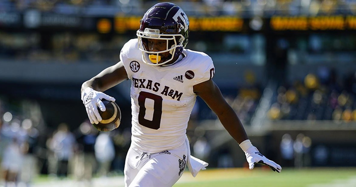 WATCH: Ainias Smith announces he is returning for another year at Texas A&M