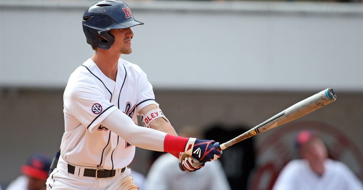 With Fortes Gone, Olenek Stepping Up to Keep Clubhouse Light
