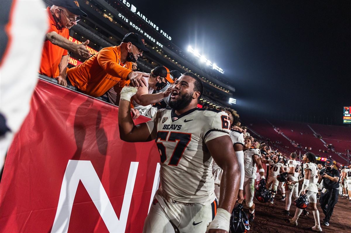 All Pac-12 offensive lineman Joshua Gray to return to Oregon State in 2023