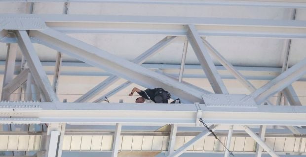 AT&T Stadium closes roof after piece falls on the field