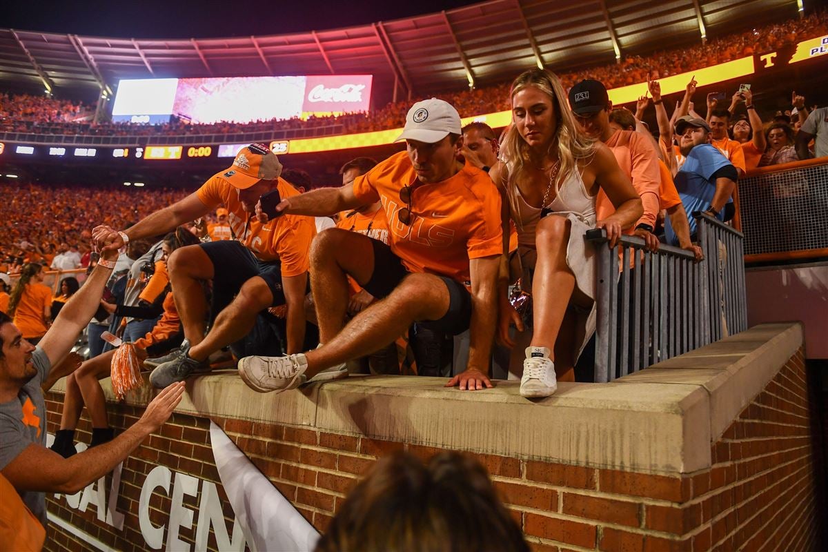 New policy: SEC teams will pay opponents if fans storm field