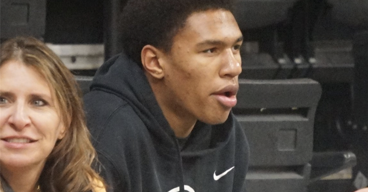 Four-Star Forward Donovan Davis Goes in-Depth On Two-Day Unofficial ...