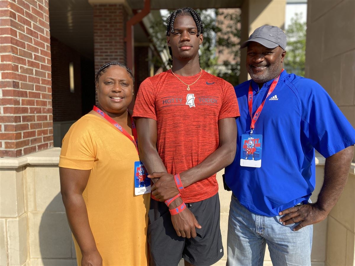 Ole Miss commit Jeremiah Dillon fending off other SEC programs