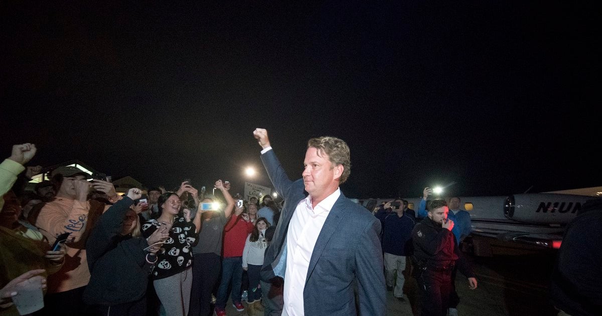 Watch: Ole Miss head coach Lane Kiffin arrives in Oxford