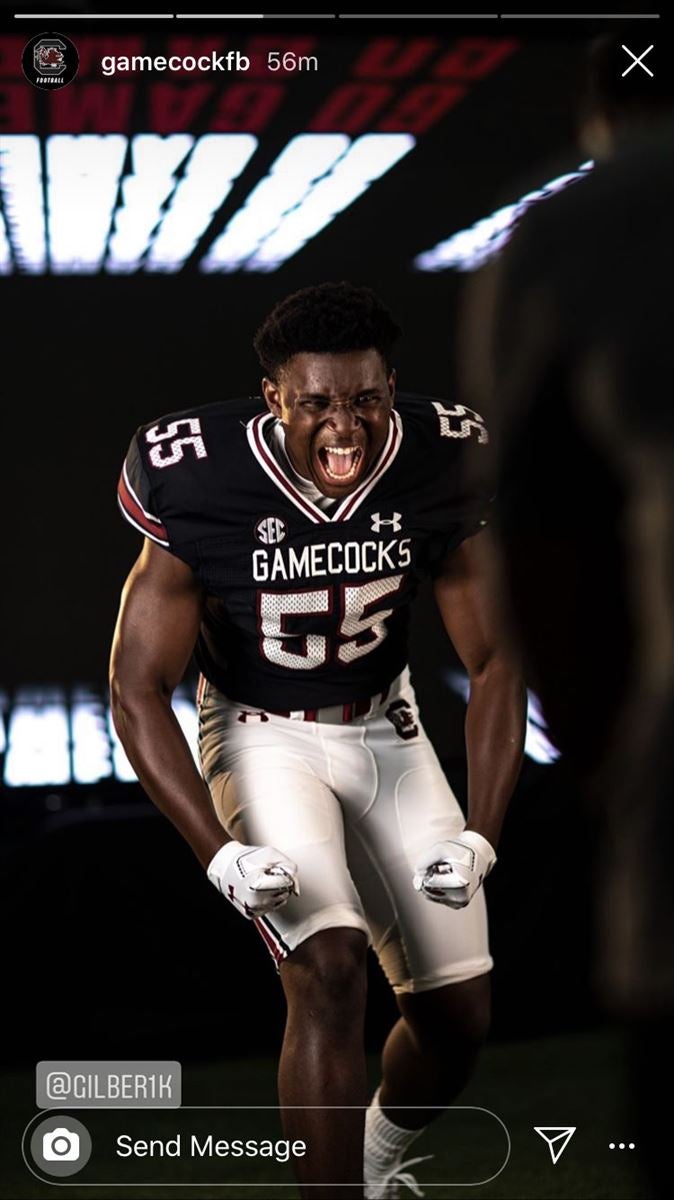 Gamecock football players wear uniforms for first time in 2020