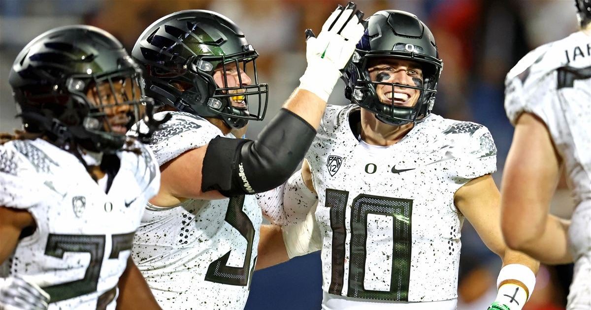 Bo Nix's outstanding play has Oregon's offense humming into bye week