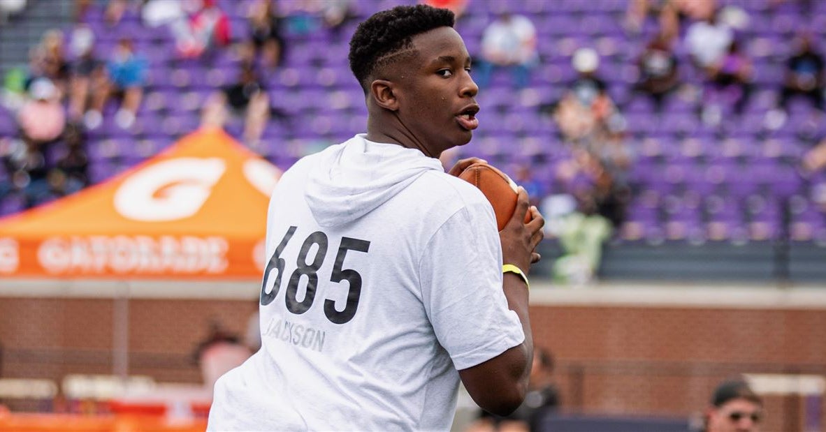 KJ Jackson down to two following Arkansas visit