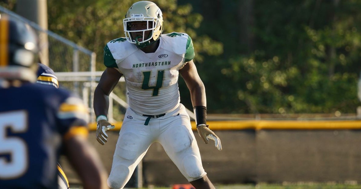 Traveon Freshwater shifted to tight end room