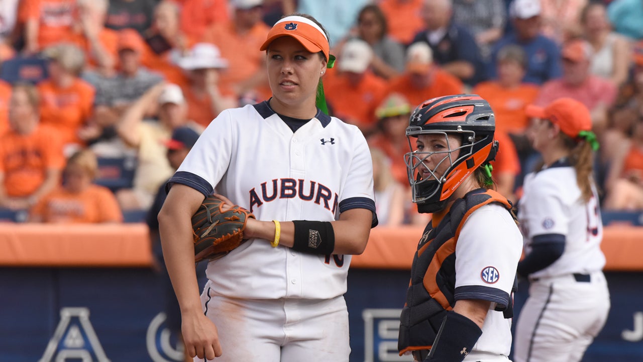 Auburn Super Regional Photo Gallery 1