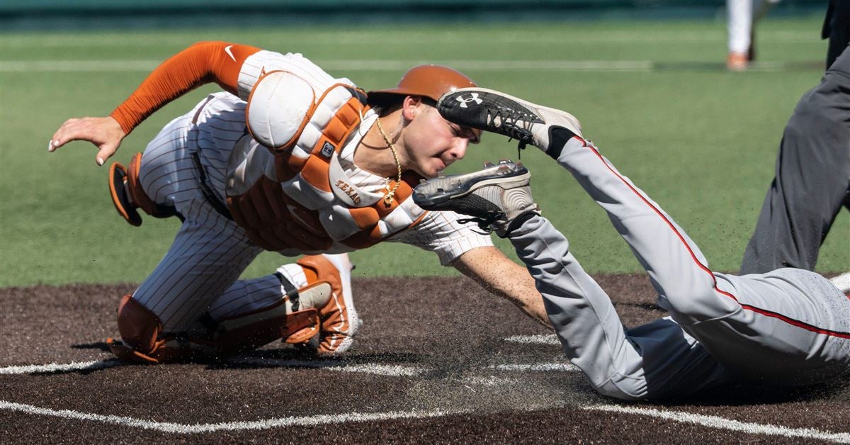 No. 12 Texas hits five home runs in 15-5 win over TAMU-Corpus Christi ...