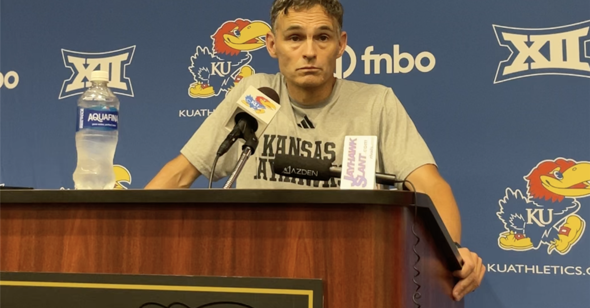 WATCH: Matt Lubick breaks down the tight ends and the KU offense