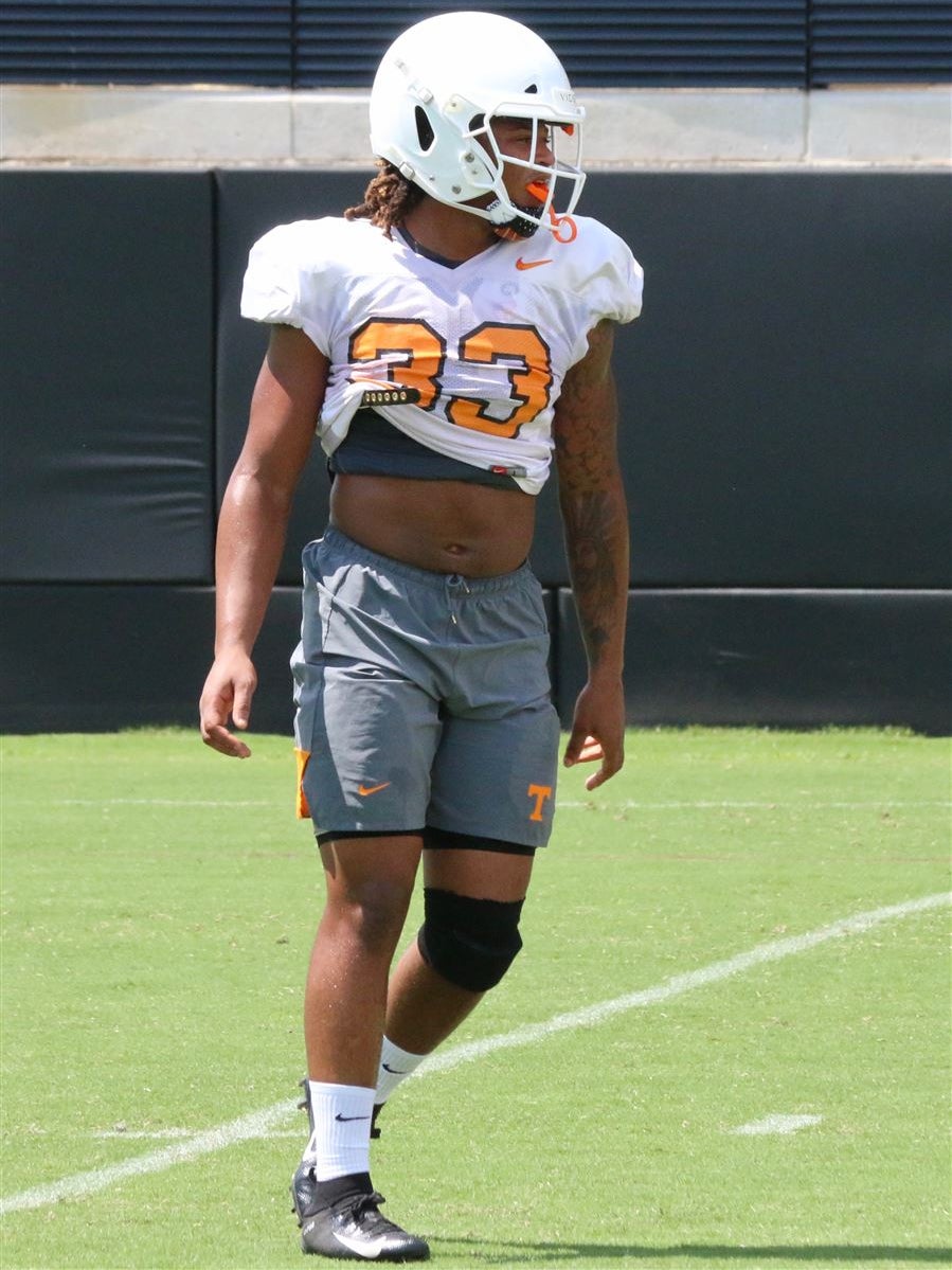 Pruitt reveals why Jeremy Banks is returning to linebacker