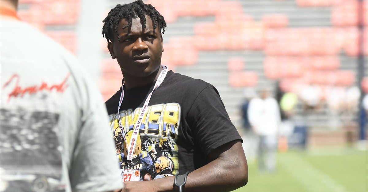 Ezavier Crowell, nation's No. 1 RB in 2027, blown away by Auburn atmosphere