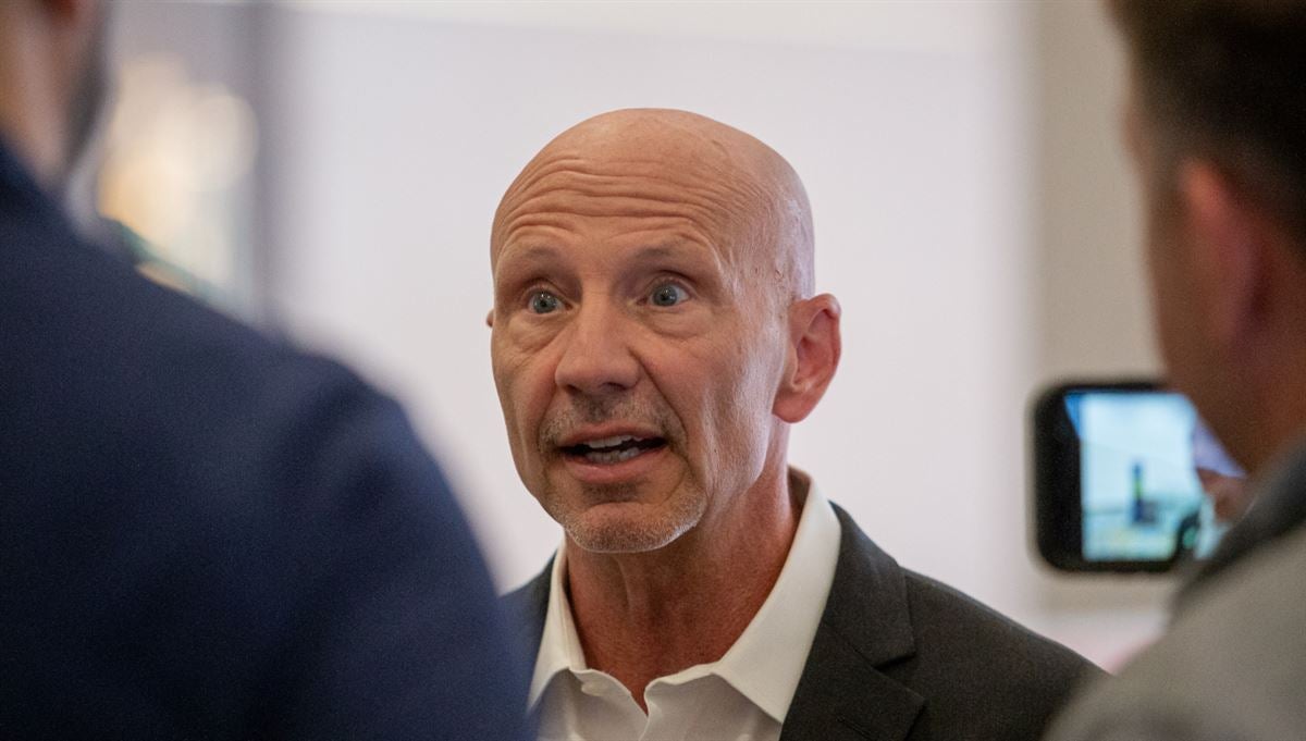 Colorado DC Charles Kelly says defending Bo Nix 'be a big challenge'