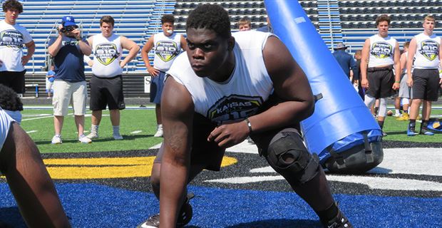 2021 OL Jaeden Roberts reflects on 1st trip to A&M