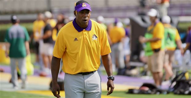 How much ECU assistant coaches made this past season