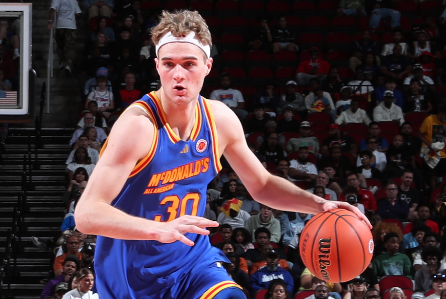 Mark Pope conducts Zoom call with 5-star Liam McNeeley