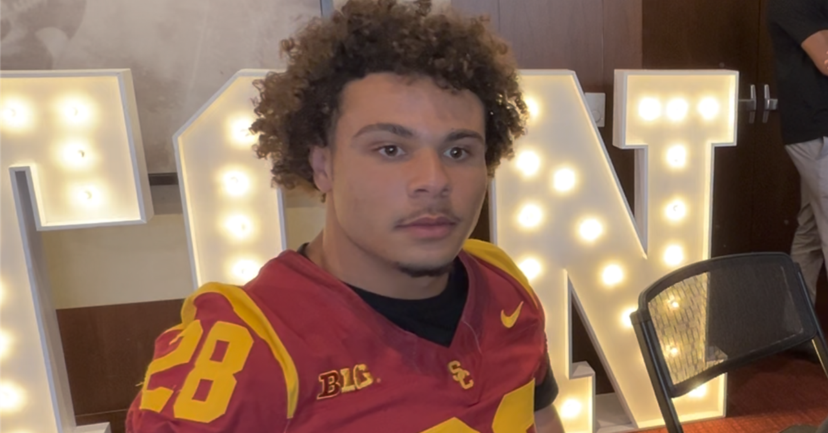What is USC football getting in safety transfer Kennedy Urlacher?