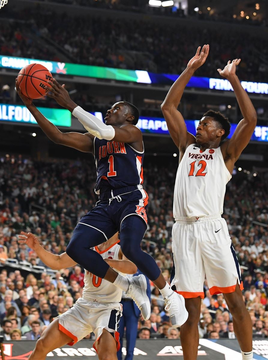 Scenes from Minneapolis: Auburn vs. Virginia