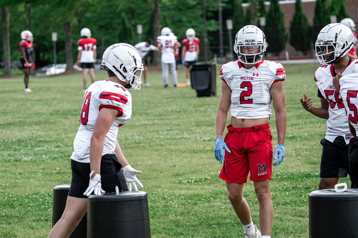 Relationships, neighbors helped pull tight end Wyatt Smalley to Ole Miss