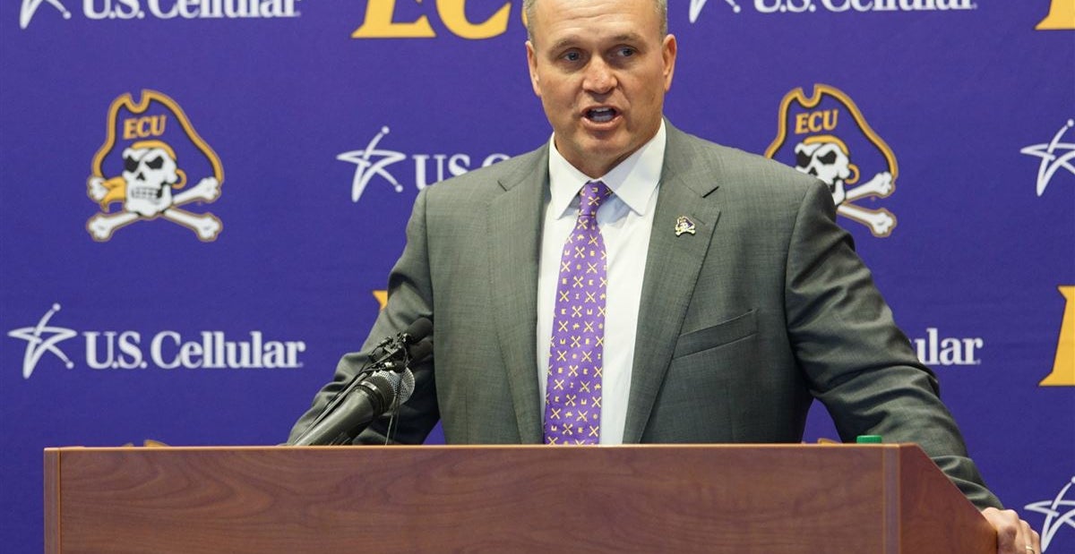 Mike Houston announces 10 new hirings to football staff