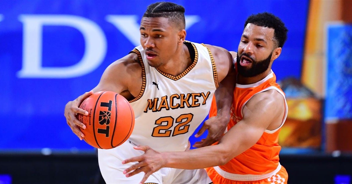 Men of Mackey eliminate Ballinteers in first round of The Basketball ...