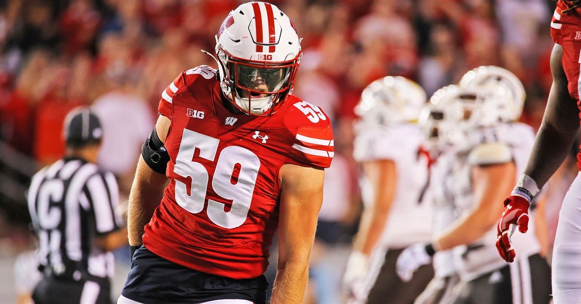 After Losing His Mother to Cancer, Aaron Witt Suited up For Wisconsin ...