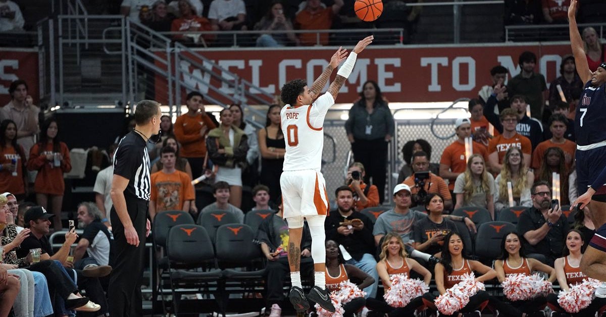 Behind a game-high 28 points from Jordan Pope, Texas shoots its way to ...