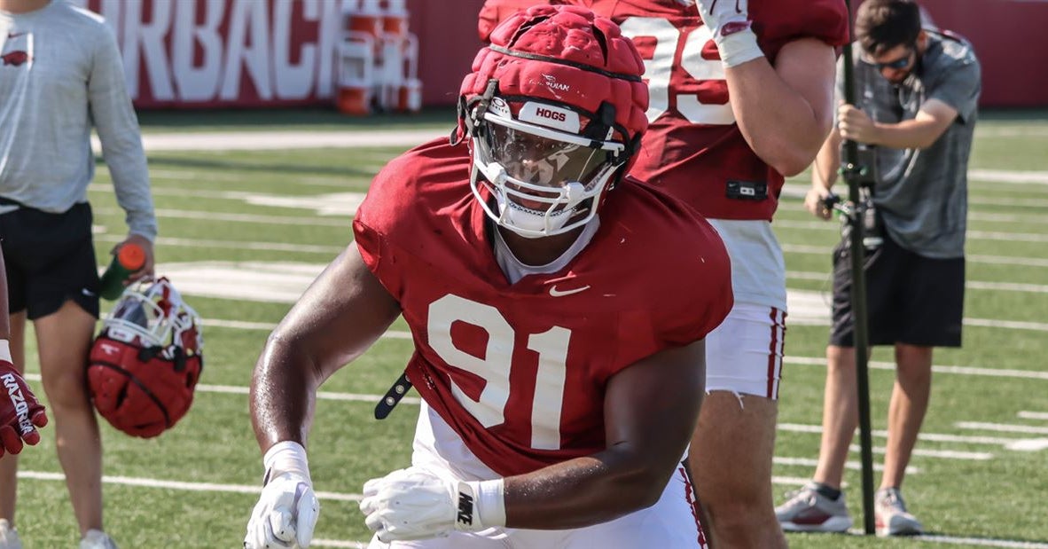 Kevin Oatis, Arkansas defensive lineman, to return in 2026