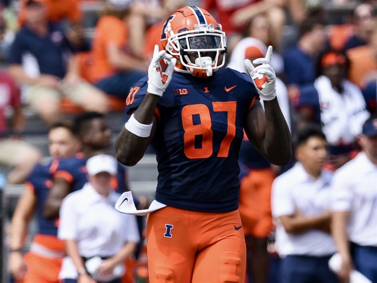 JUST IN: Illini tight end Daniel Barker withdraws from NFL Draft ...